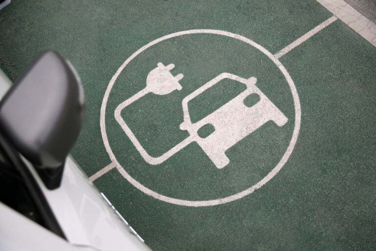 The Ultimate Guide to Electric Vehicles (EVs) in Singapore
